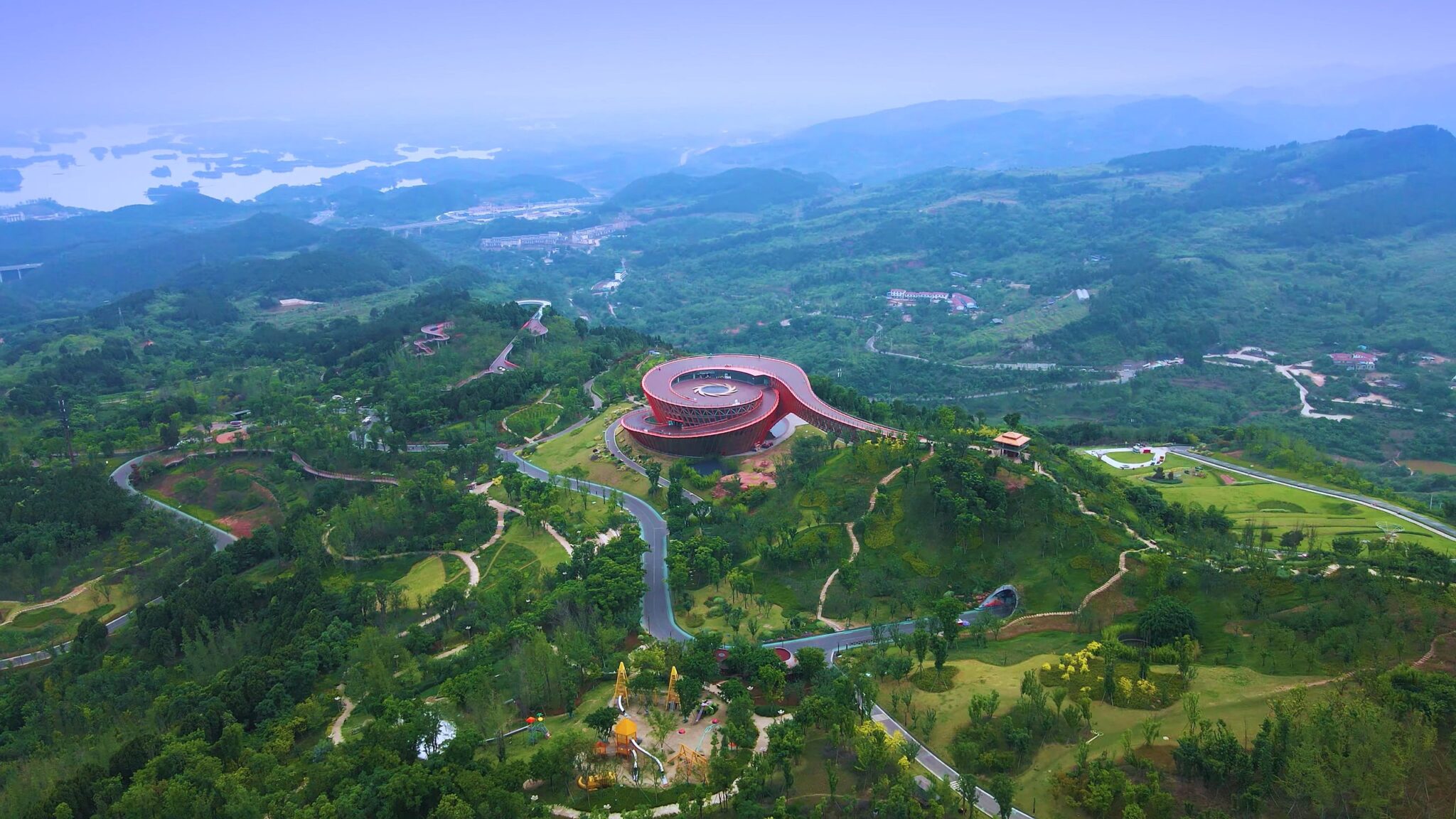China’s Most Spectacular Peaks and Canyons – A Thousand Miles Journey